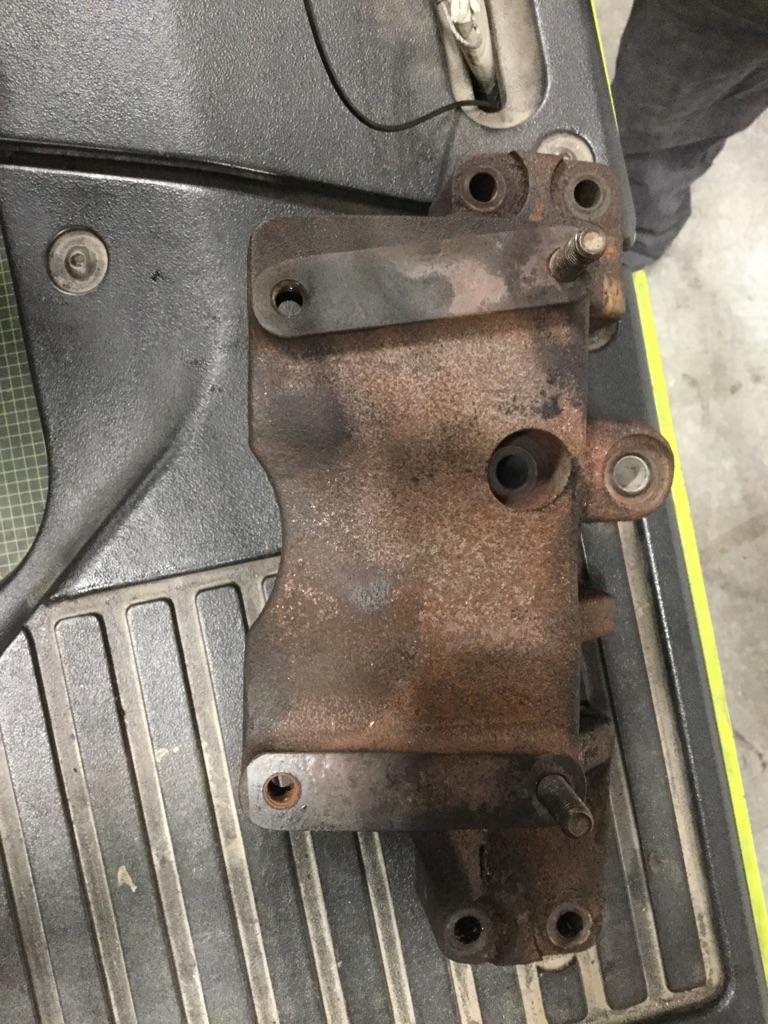 Cat Brackets, Misc. | Payless Truck Parts