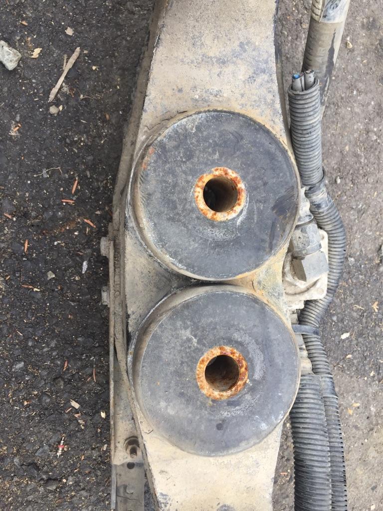 Peterbilt Engine Mounts | Payless Truck Parts