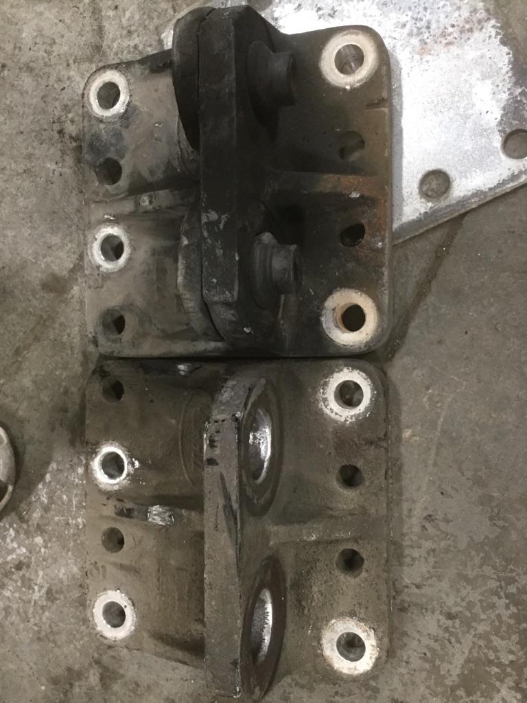 2006 Peterbilt 379 Engine Mounts | Payless Truck Parts