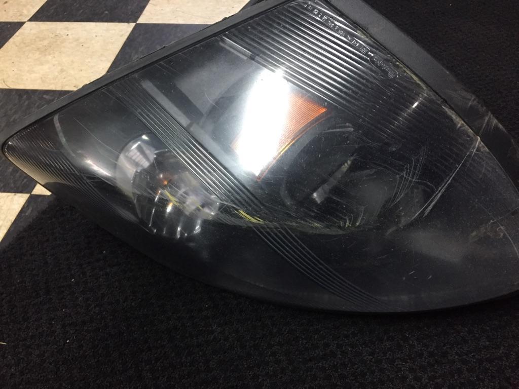 2015 Volvo Vnl Headlamp Assembly | Payless Truck Parts