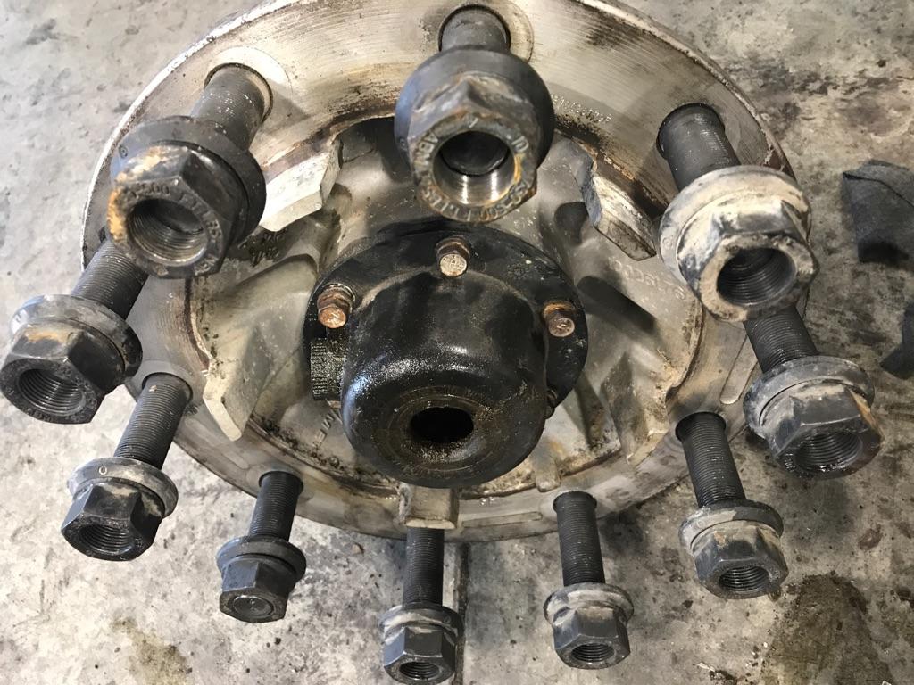 2017 Freightliner Cascadia Hub | Payless Truck Parts
