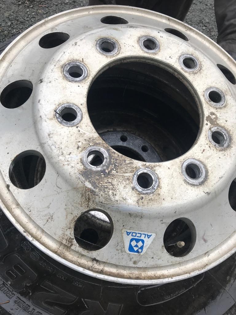 2017 Freightliner Cascadia Tire and Rim | Payless Truck Parts