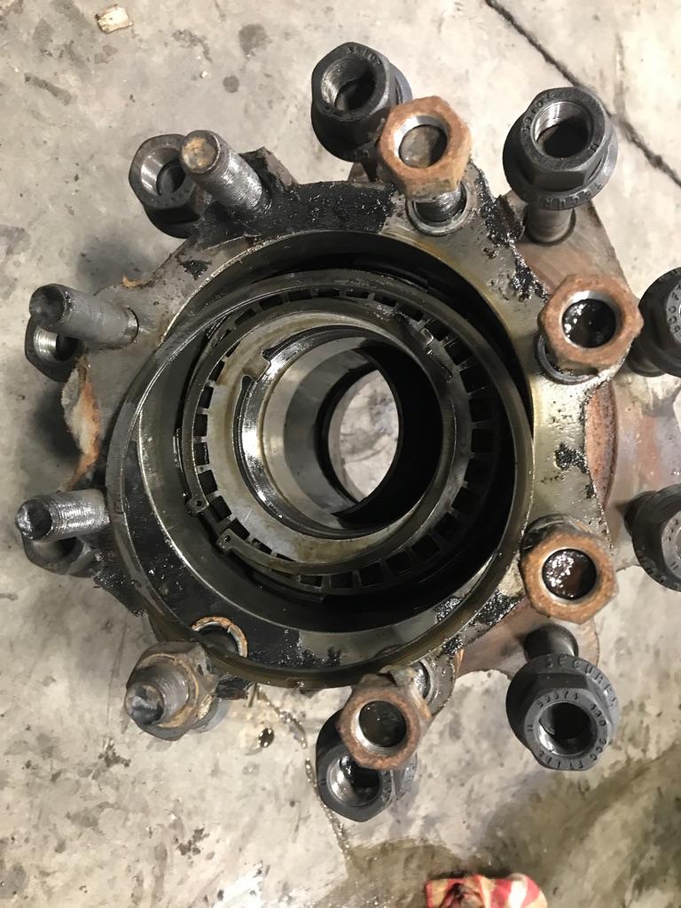 2017 Freightliner Cascadia Hub | Payless Truck Parts