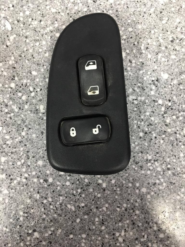 2015 Peterbilt 389 Door Electrical Switch | Payless Truck Parts