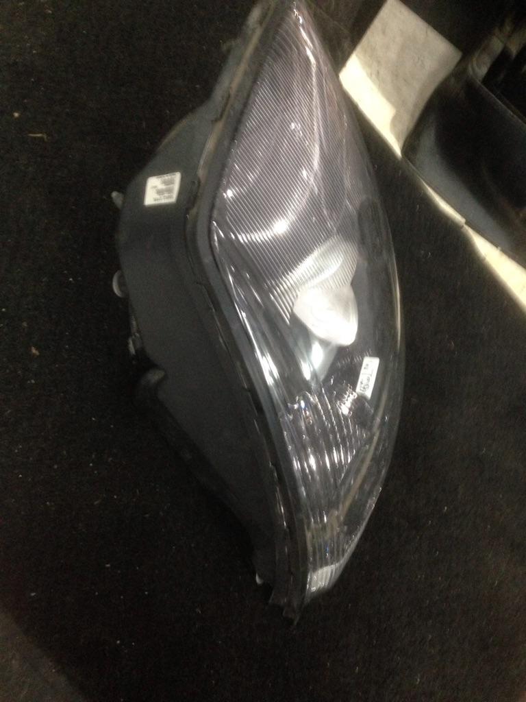 Volvo Headlamp Assembly | Payless Truck Parts