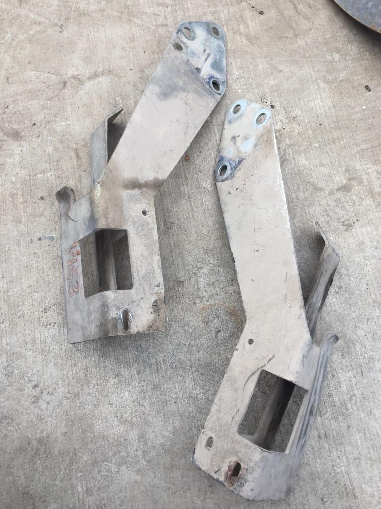 2014 Peterbilt 389 Hood Hinge | Payless Truck Parts