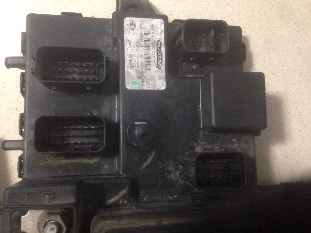 2009 Freightliner Cascadia ECM ( Chassie ) | Payless Truck Parts