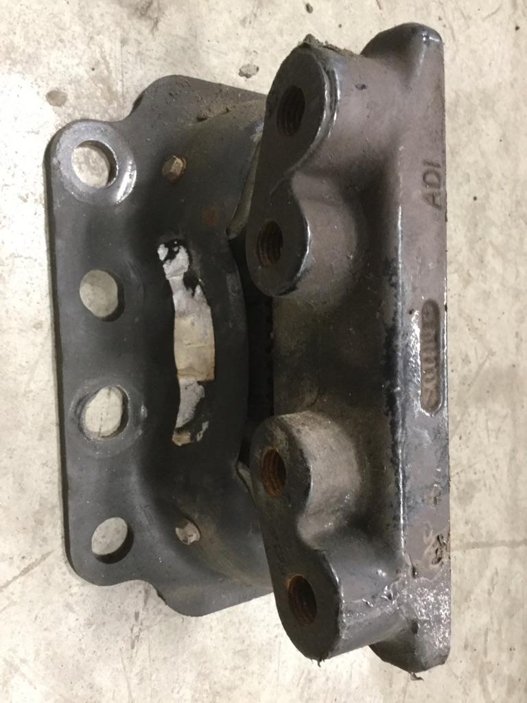 2015 Peterbilt 389 Engine Mounts | Payless Truck Parts