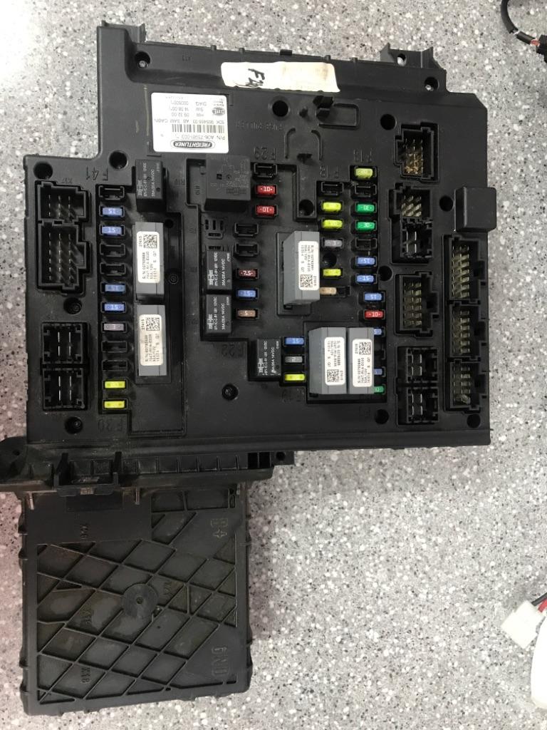 2017 Freightliner Cascadia Electronic Chassis Control Modules | Payless ...