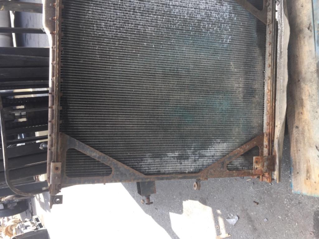 2007 Peterbilt 379 Radiator | Payless Truck Parts