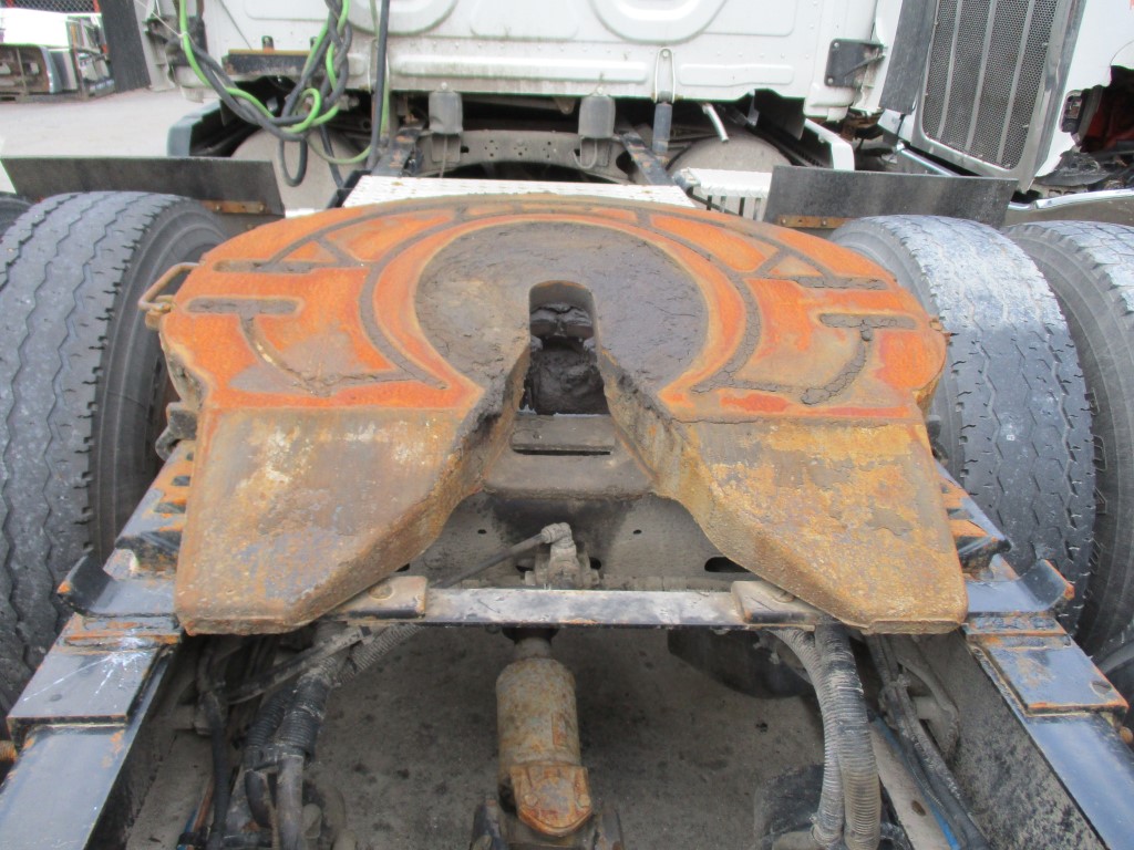 F308 - 2011 Freightliner Cascadia | Payless Truck Parts