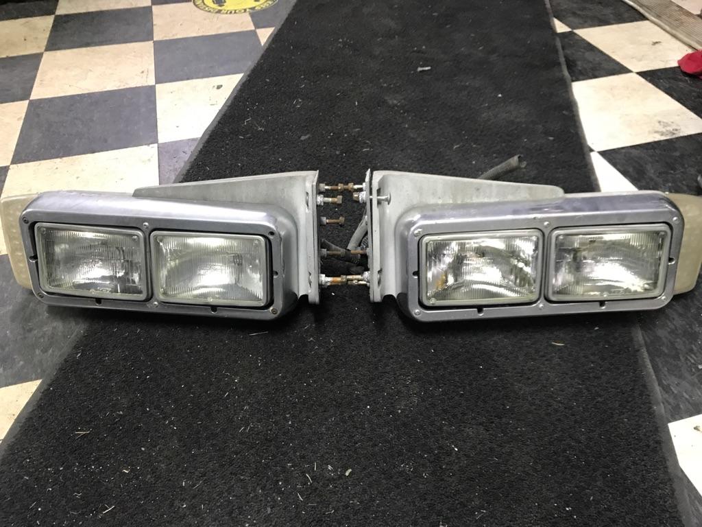 2005 Peterbilt 378 Headlamp Assembly | Payless Truck Parts