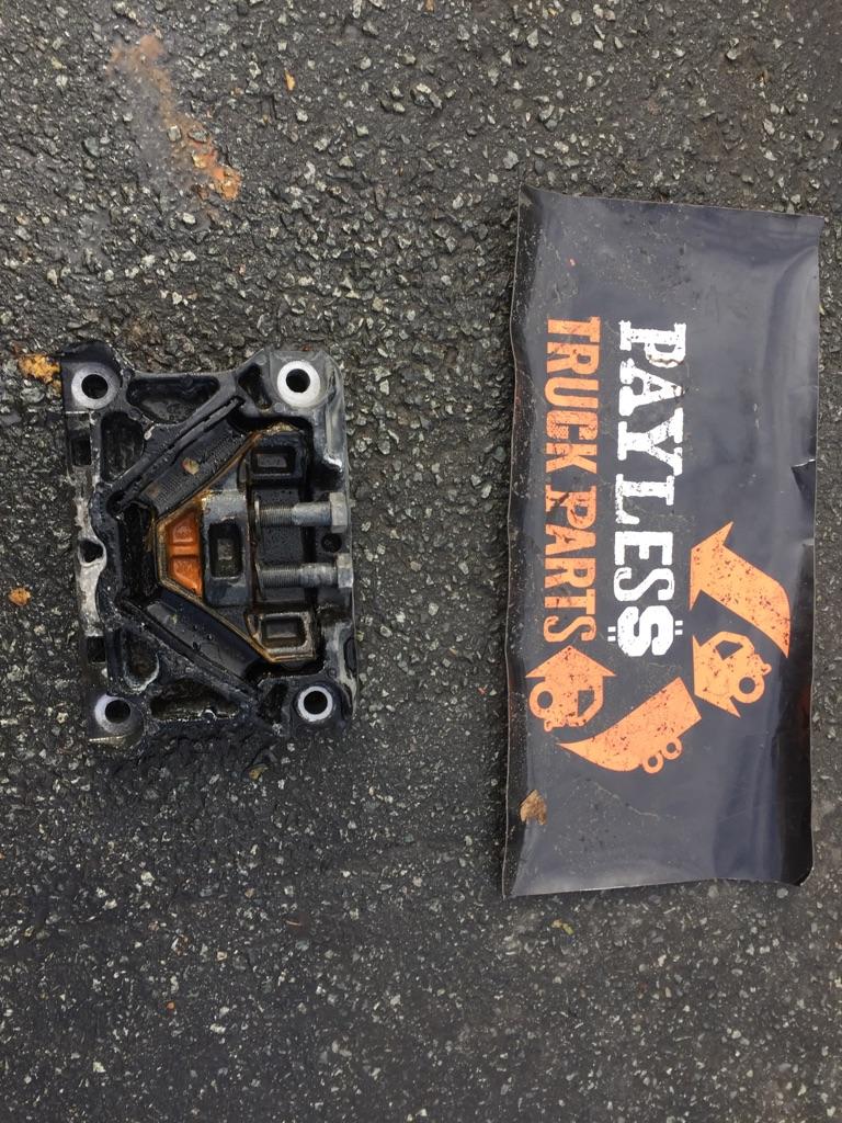 2021 Freightliner Cascadia Engine Mounts | Payless Truck Parts