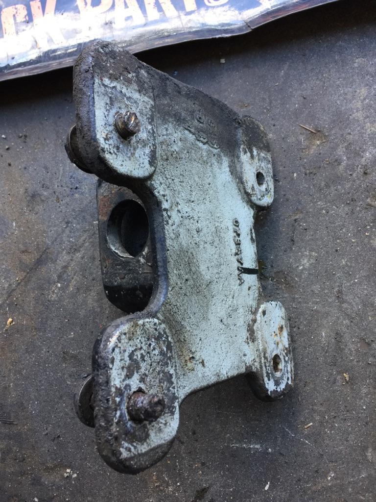 2004 Kenworth T800 Engine Mounts | Payless Truck Parts