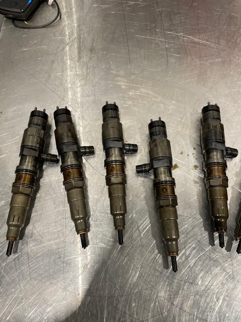 Detroit DD15 Fuel Injector | Payless Truck Parts