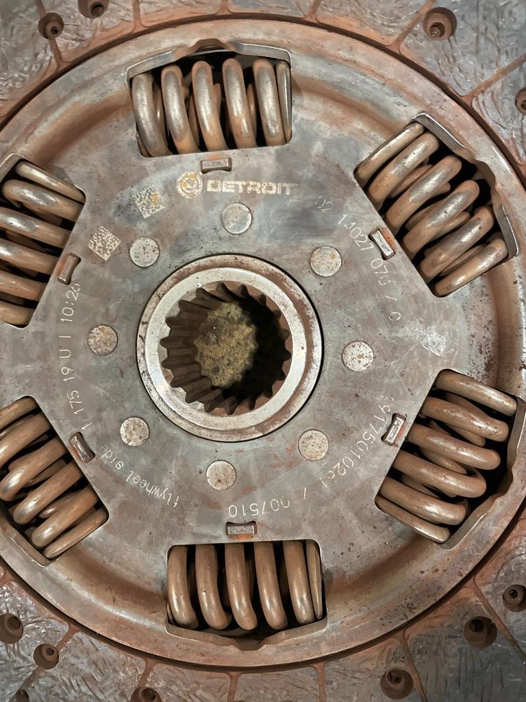 Clutch Disc | Payless Truck Parts