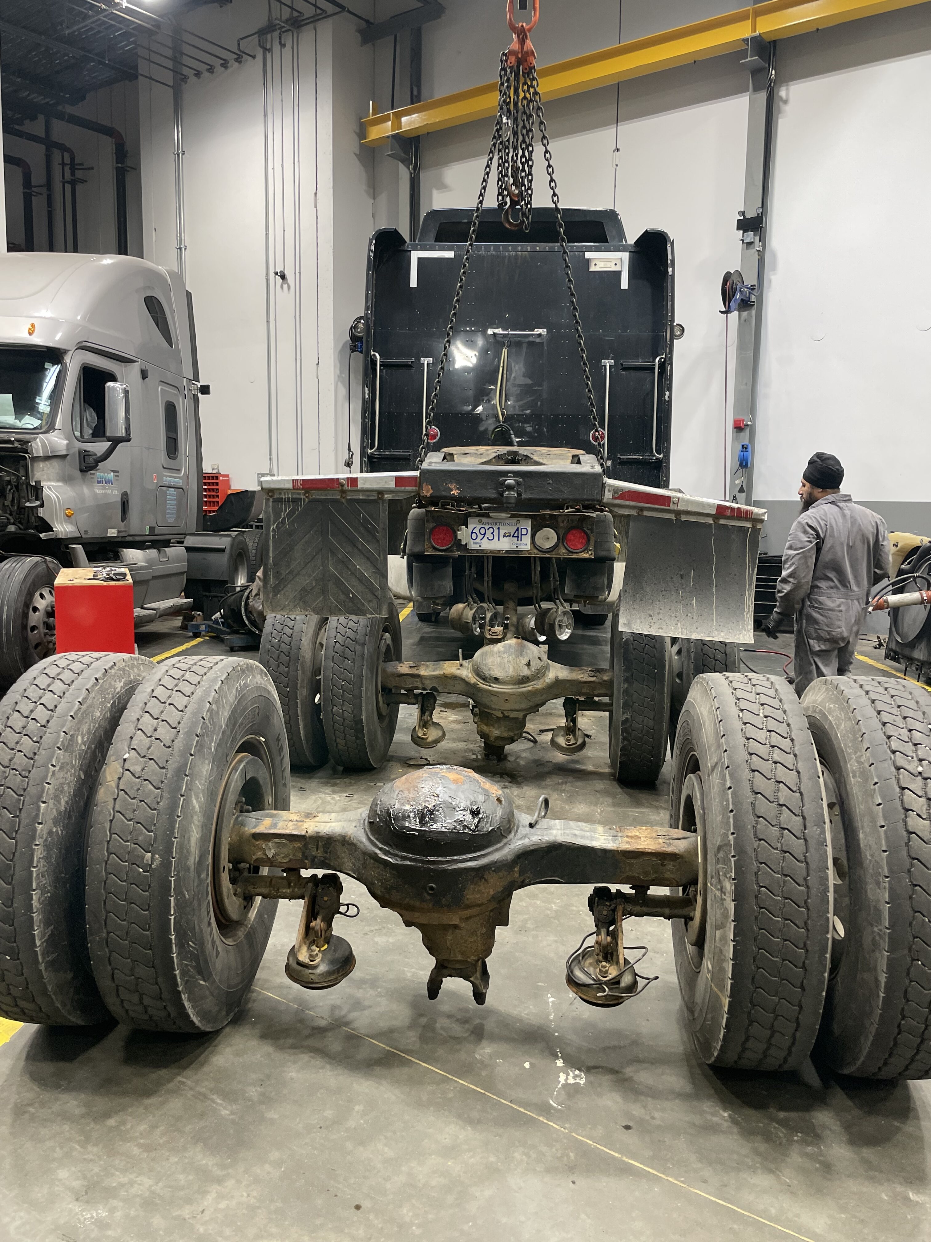 Replaced both diff with housings from Eaton DSP41 3.36 to Meritor MT40 ...