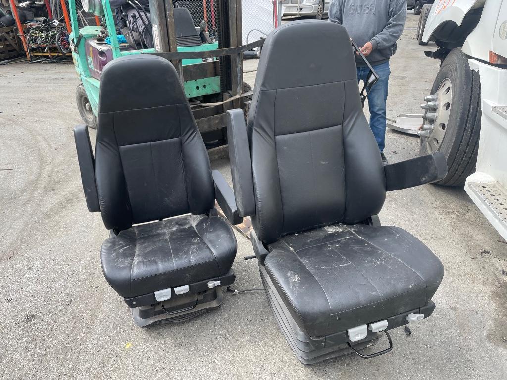 2018 Freightliner Cascadia Seat, Front | Payless Truck Parts