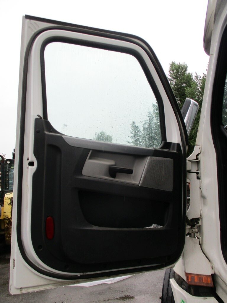 F345 -2019 Freightliner Cascadia | Payless Truck Parts