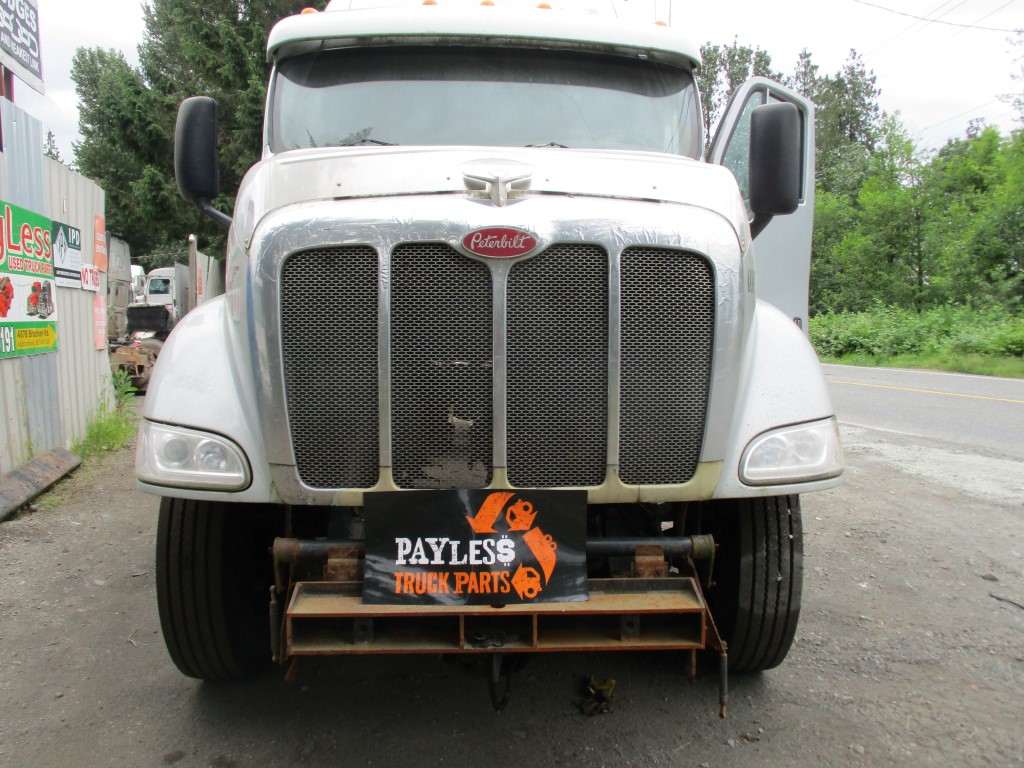 P231 - 2001 Peterbilt 387 | Payless Truck Parts