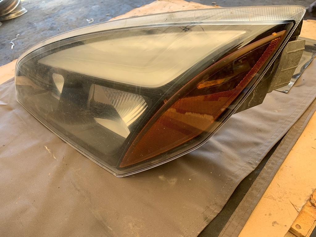 2018 Freightliner Cascadia Headlamp Assembly | Payless Truck Parts