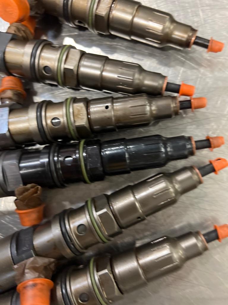 Detroit DD15 Fuel Injector | Payless Truck Parts