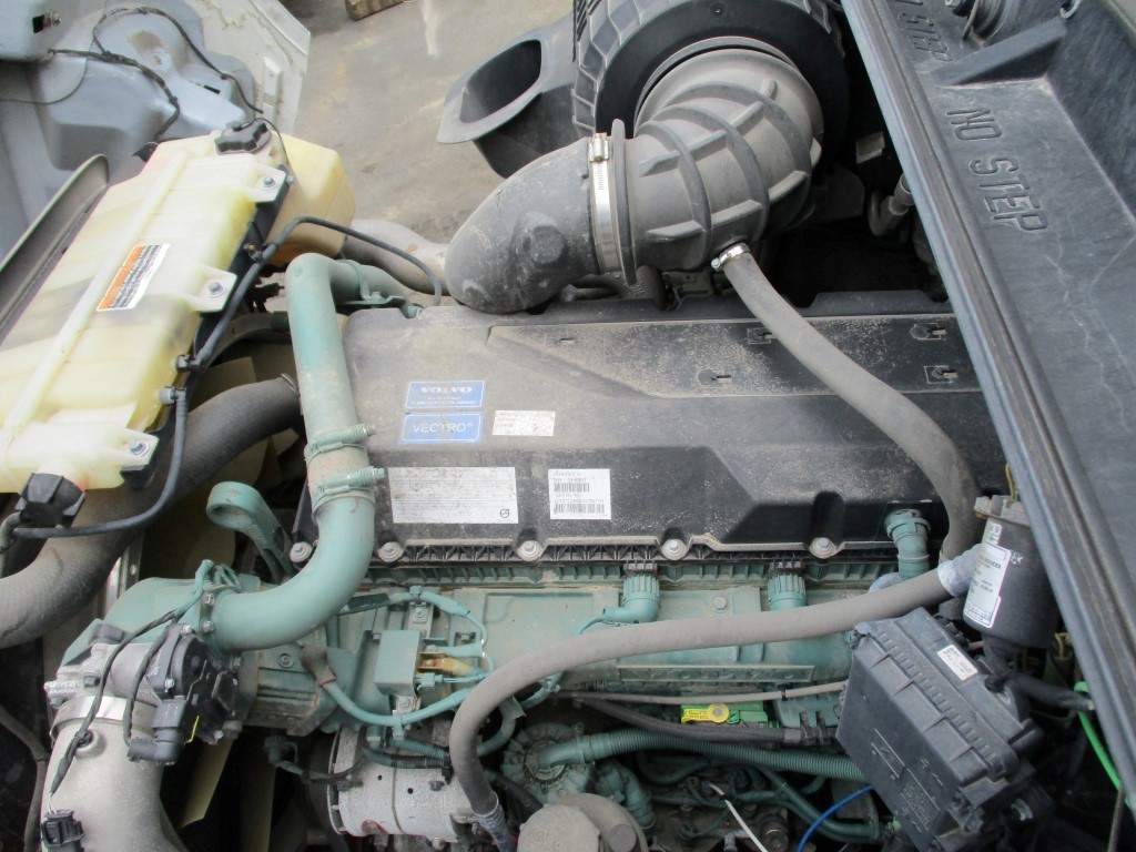 V258 - 2021 Volvo VNL760 | Payless Truck Parts