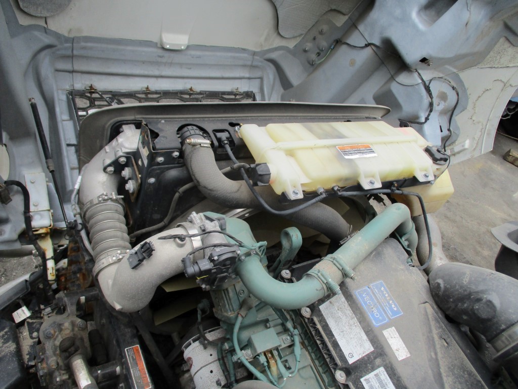 V258 - 2021 Volvo VNL760 | Payless Truck Parts