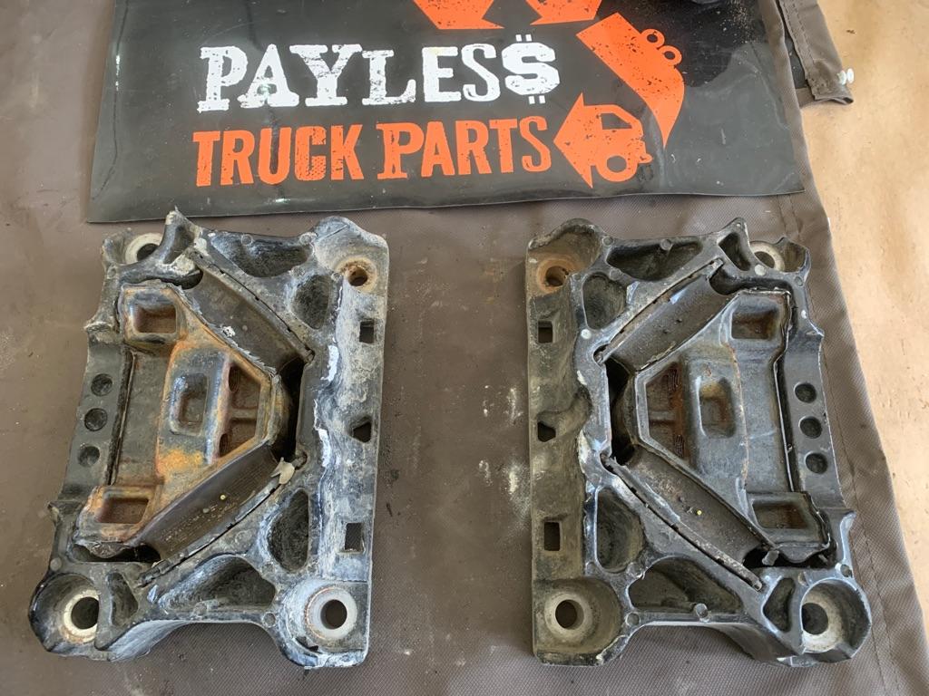 2019 Freightliner Cascadia Engine Mounts | Payless Truck Parts