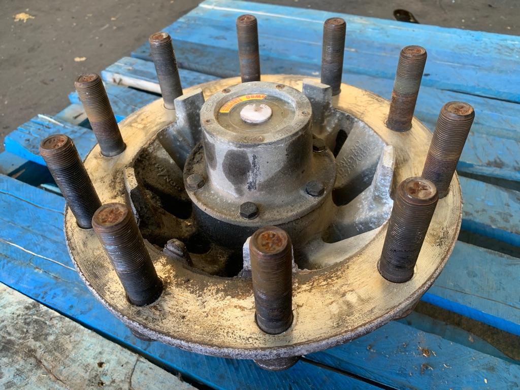 Freightliner Cascadia Hub | Payless Truck Parts