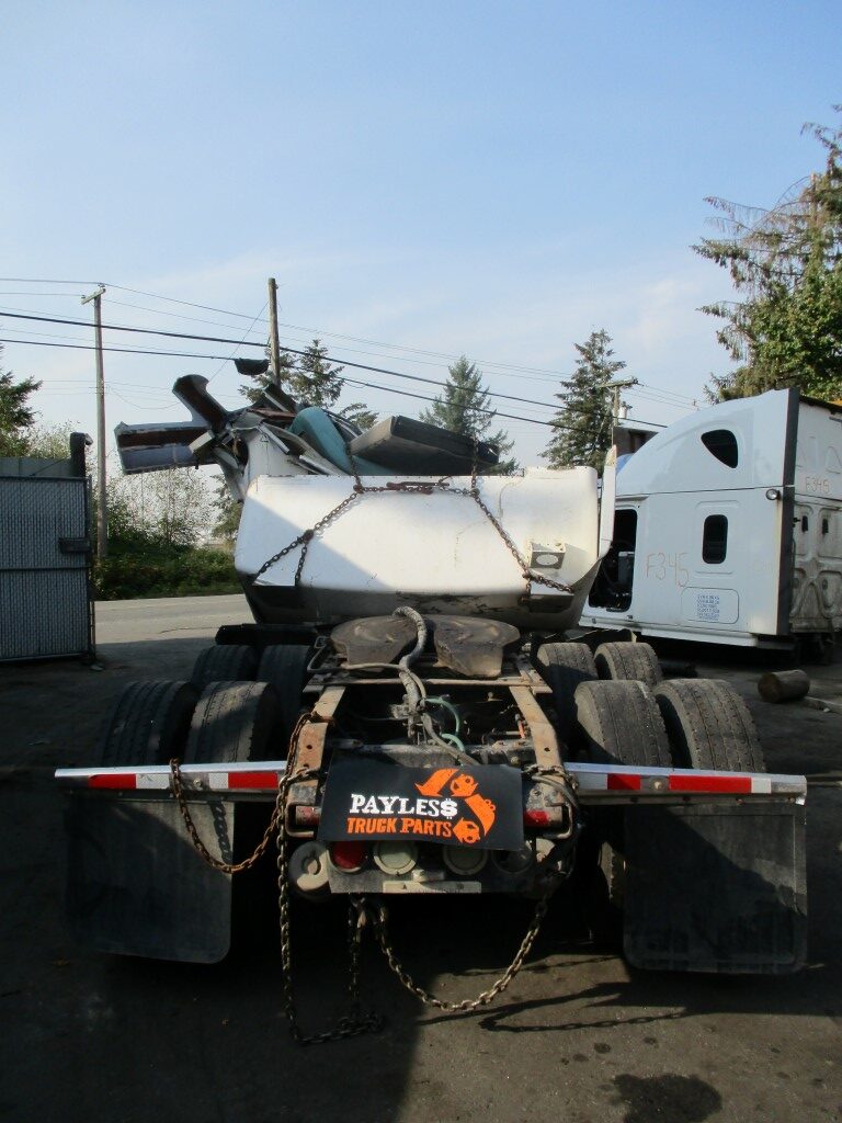 K236 - 2011 Kenworth T800 | Payless Truck Parts