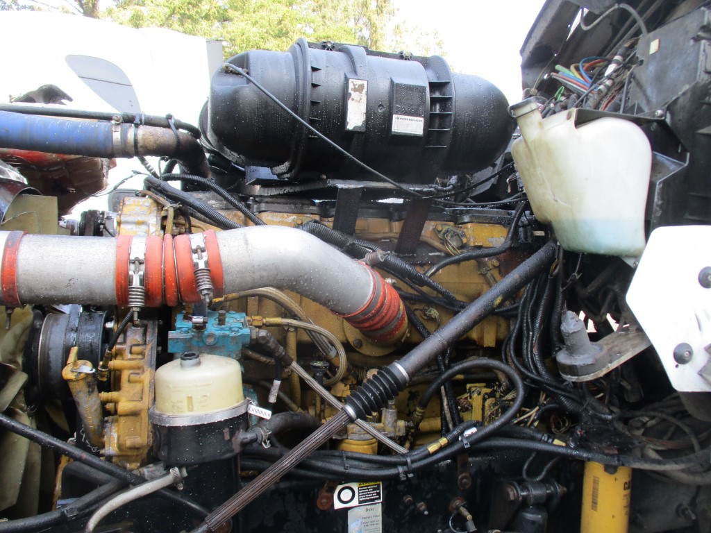 K236 - 2011 Kenworth T800 | Payless Truck Parts