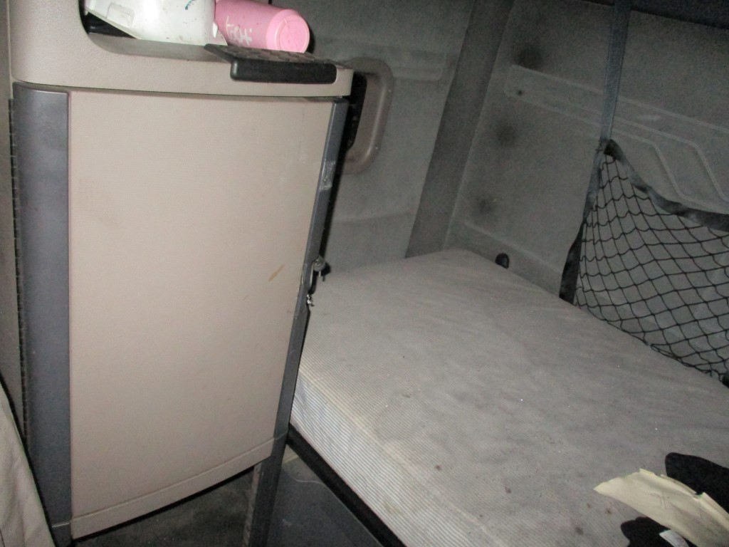 F352 - 2008 Freightliner Cascadia | Payless Truck Parts