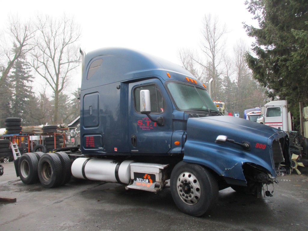 F352 - 2008 Freightliner Cascadia | Payless Truck Parts